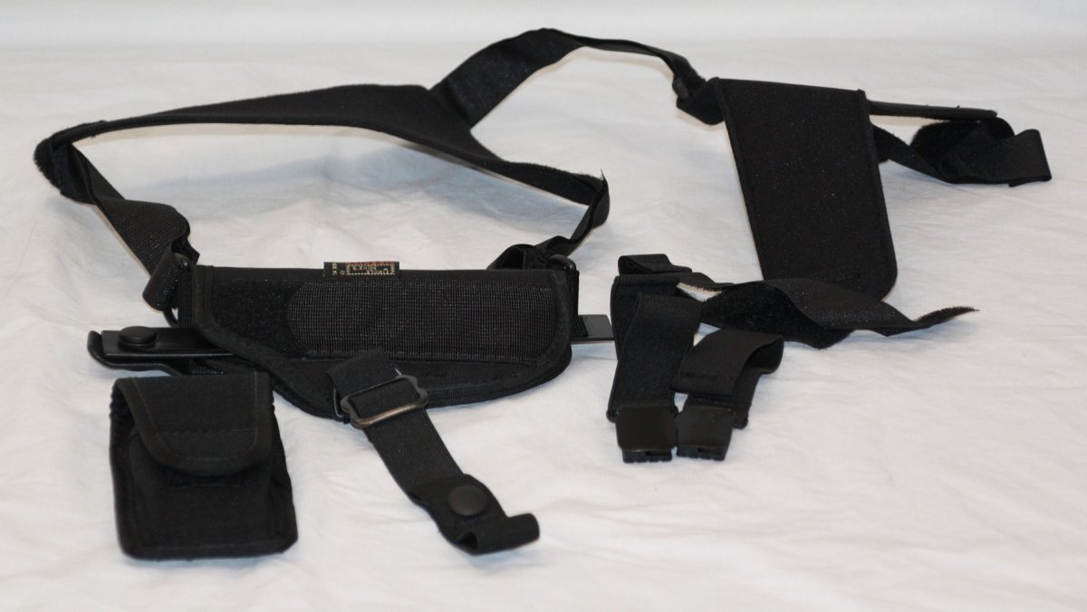 Uncle Mike's Sidekick shoulder holster and magazine poach - size 15 ...