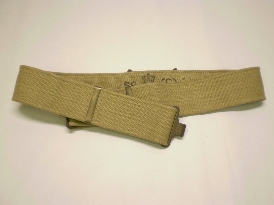 Brittish M37 webbing belt.